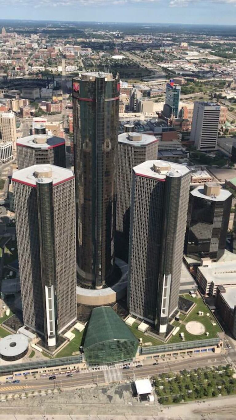 Downtown Detroit Tour - Max Flight